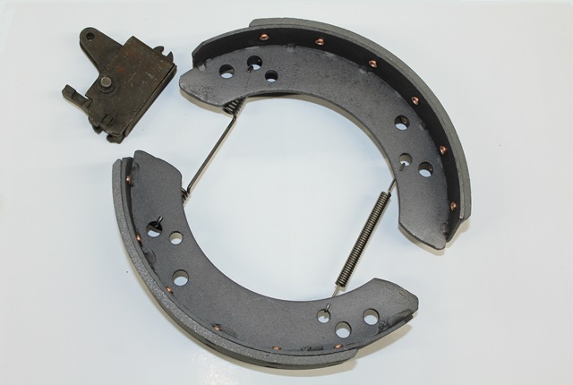 18G8653 - Nuffield Brake linings 2.1/4inch (57mm) wide shoe | Tractor ...